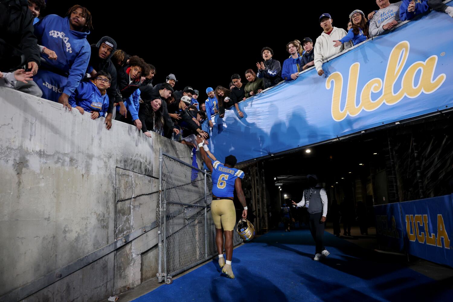 Will UCLA be forced to stay at the Rose Bowl? Legal scholars weigh in ...