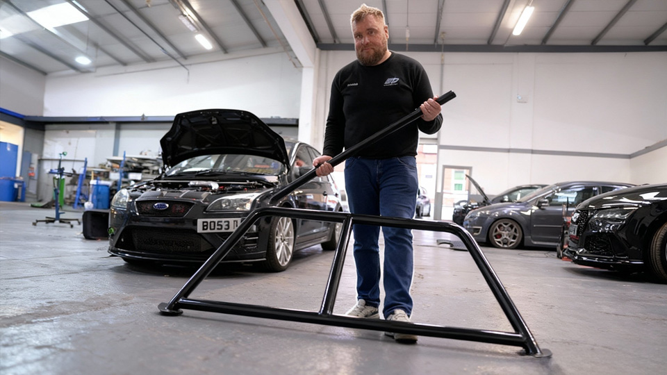 My Mk2 Focus ST gets a roll cage for the track