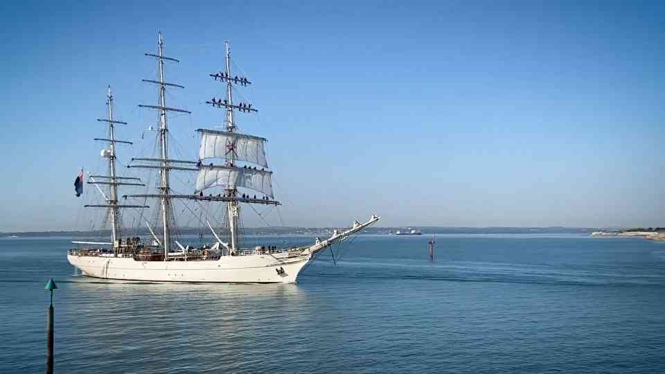 Oman’s sail training ship visits Portsmouth