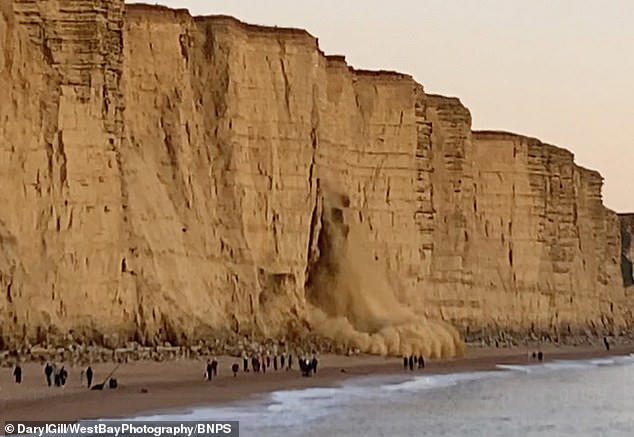 Dramatic moment Broadchurch cliff collapses with massive rockfall just ...