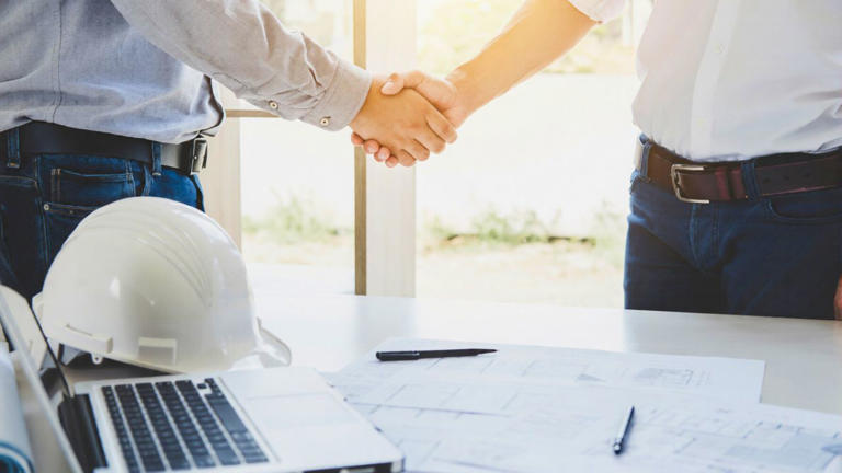 How to spot a "we can start tomorrow" contractor red flag in 30 seconds