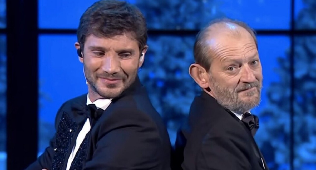 Stefano De Martino al funerale del padre Enzo: "Il migliore", c’era ...