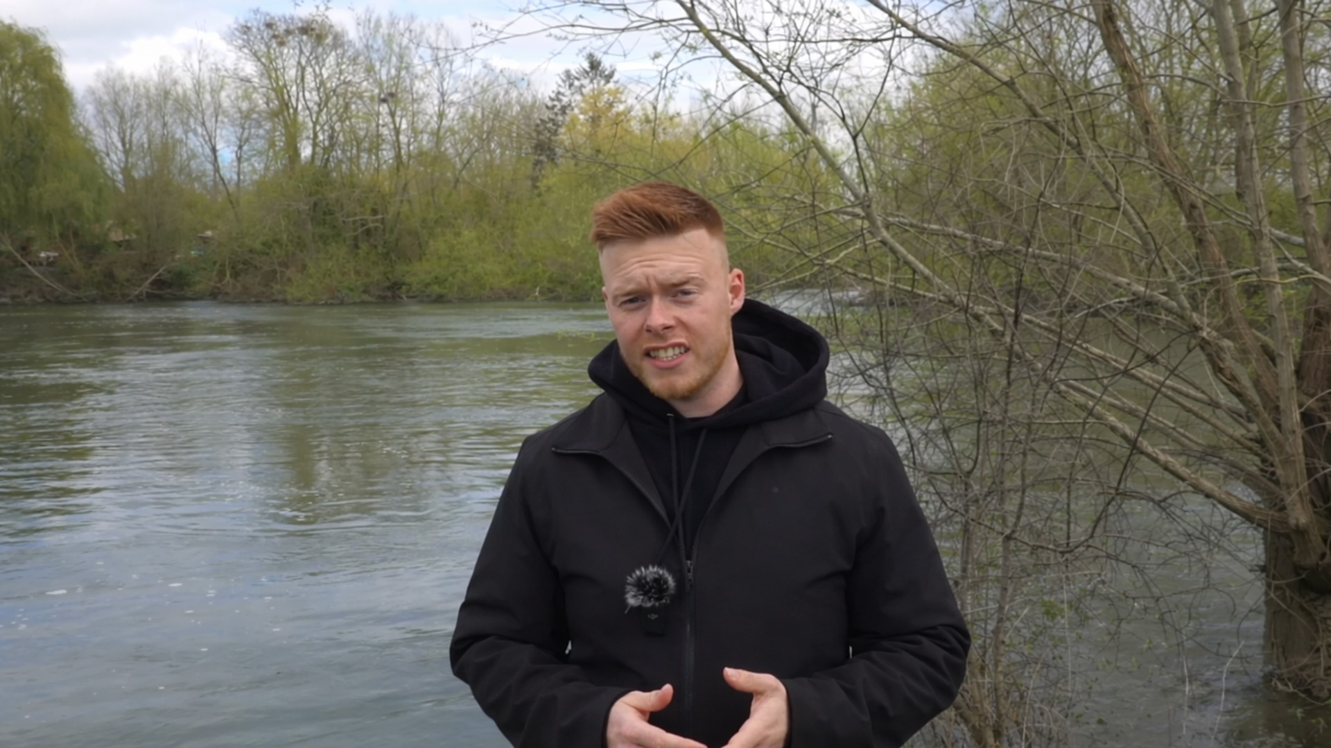 Building a fence to protect fish from otters