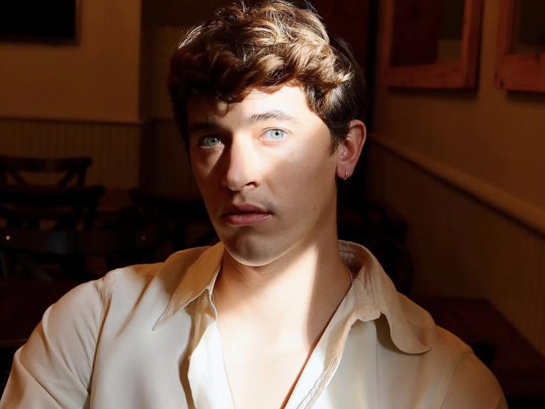 Tom Blyth, Hudson Williams' viral 'make out' video explained: Why fans ...