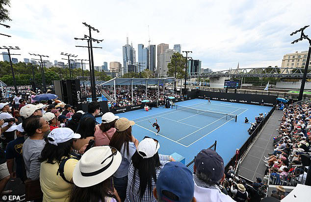 Sensational scenes at the Australian Open as umpire tries to keep ...