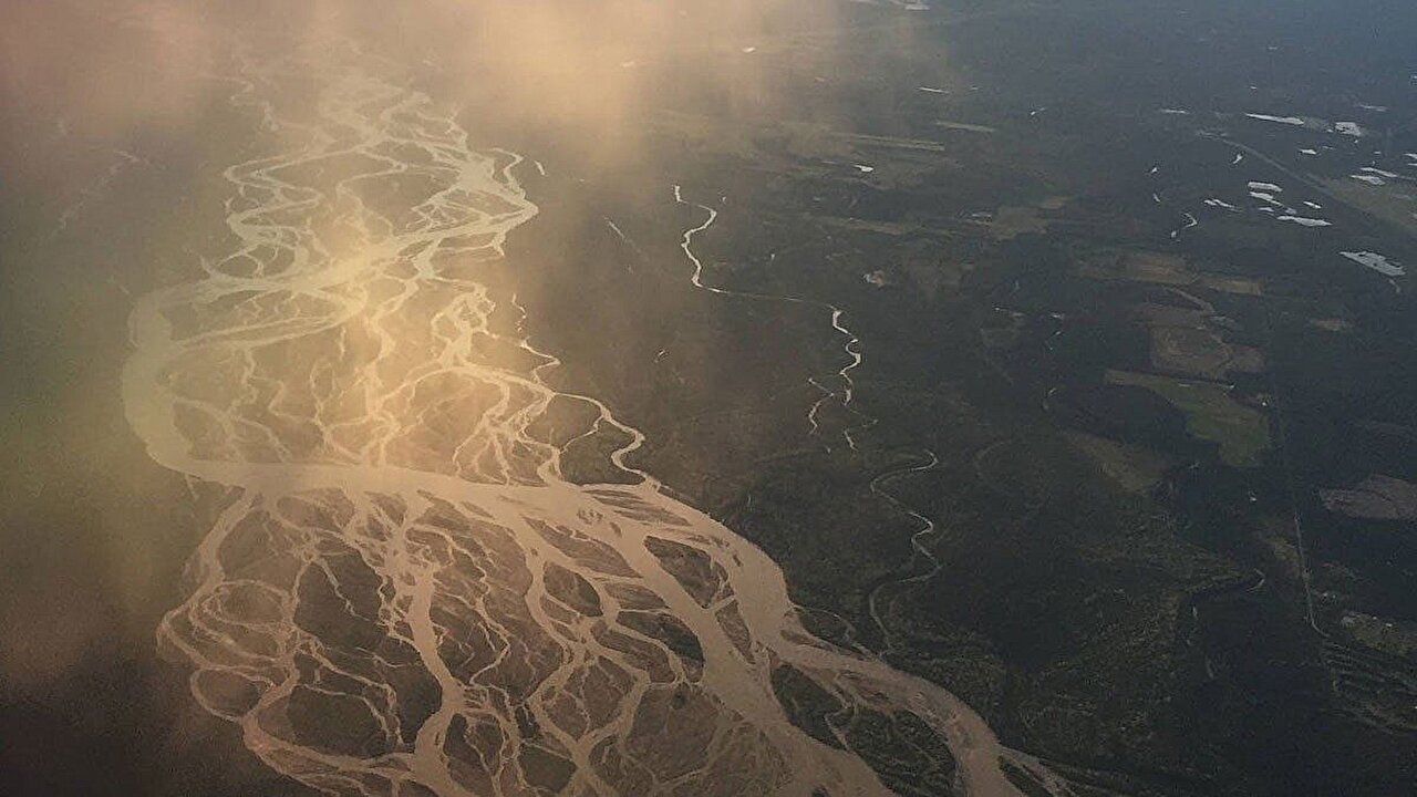 Geoscientists use satellite data to determine how water shapes the land