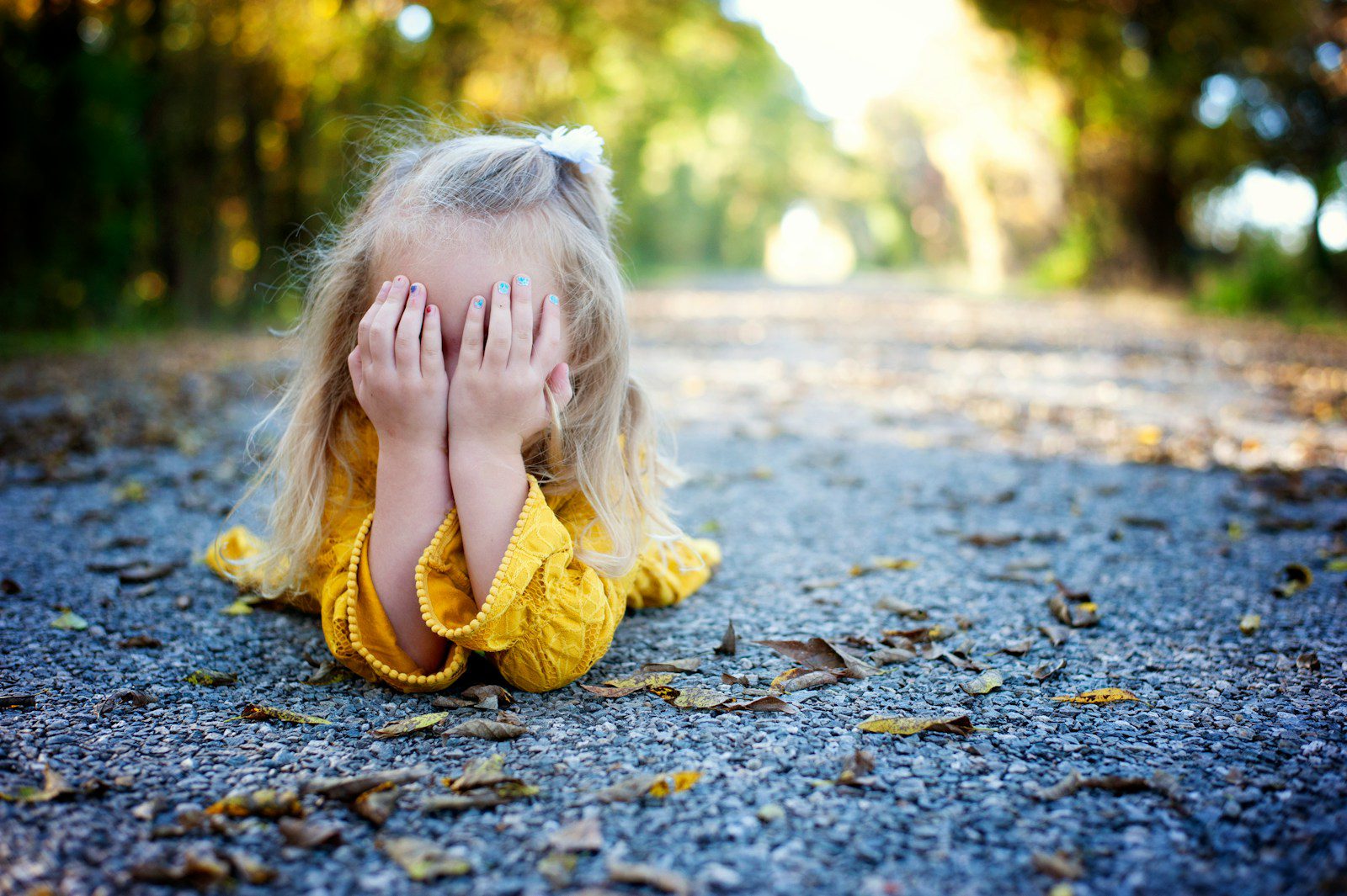 9 strange behaviors common in people who had a rough childhood