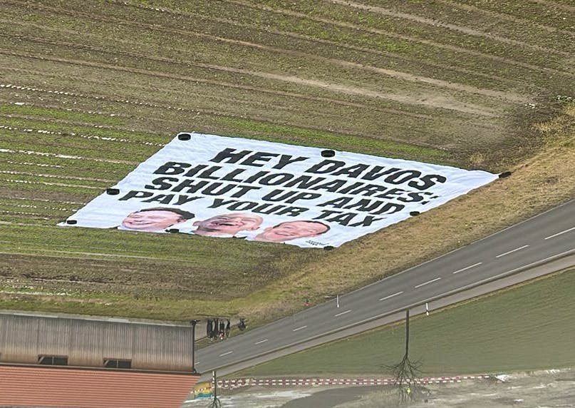 «Milliardäre, zahlt Steuern»: Polizei greift bei WEF-Protest ein