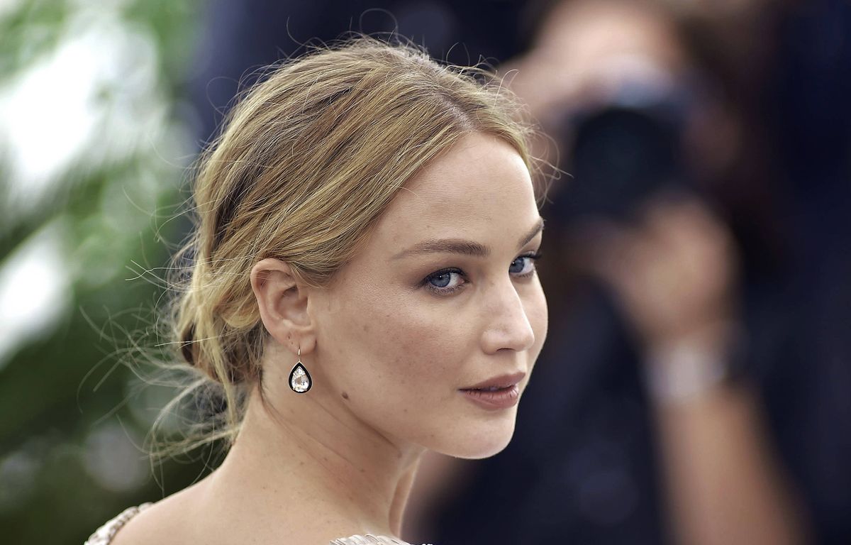 Jennifer Lawrence : Parce qu’elle n’était « pas assez jolie », la star ...