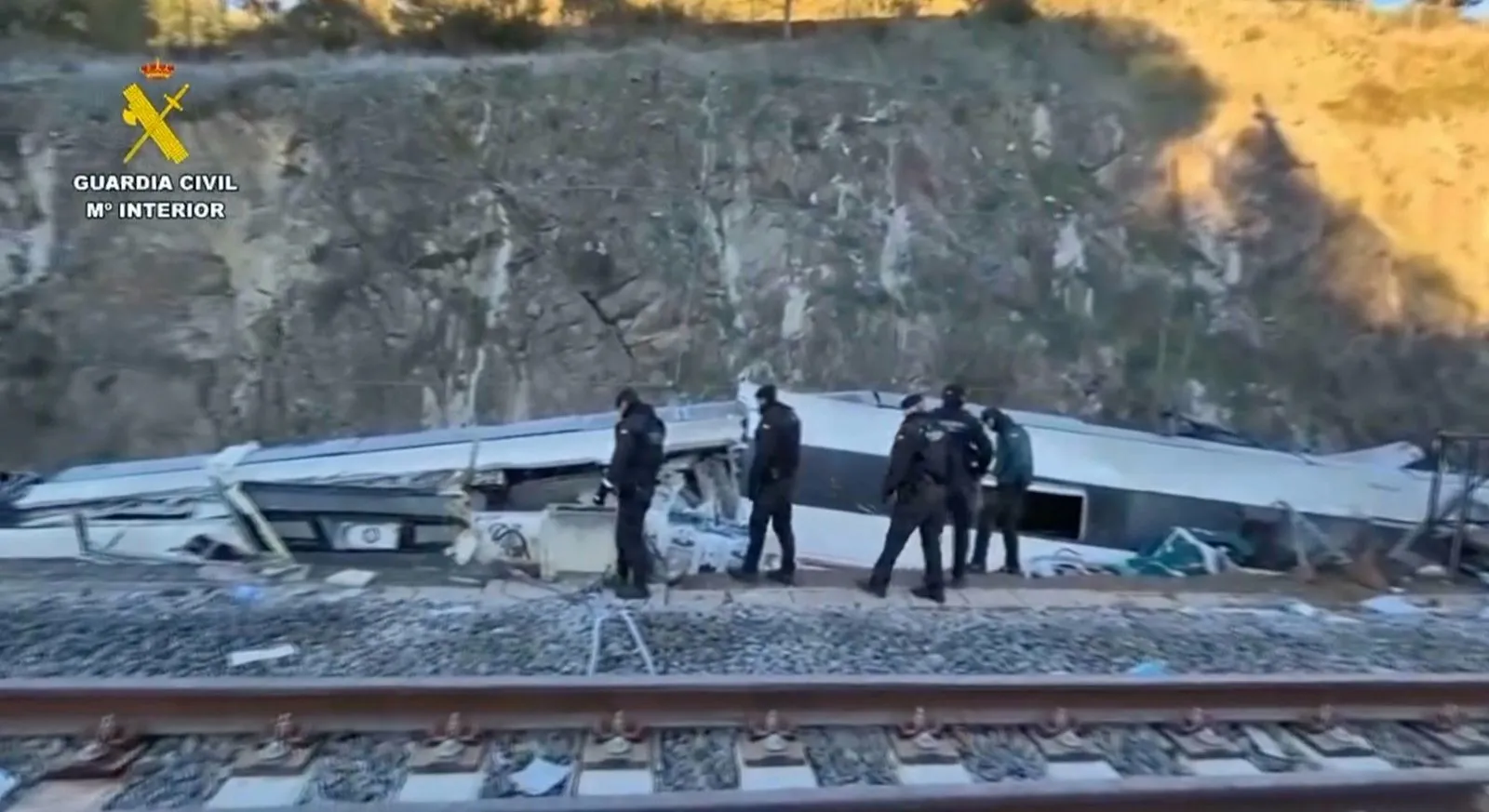 Ισπανία: Στους 40 οι νεκροί από τη σύγκρουση τρένων - Φόβοι για ...