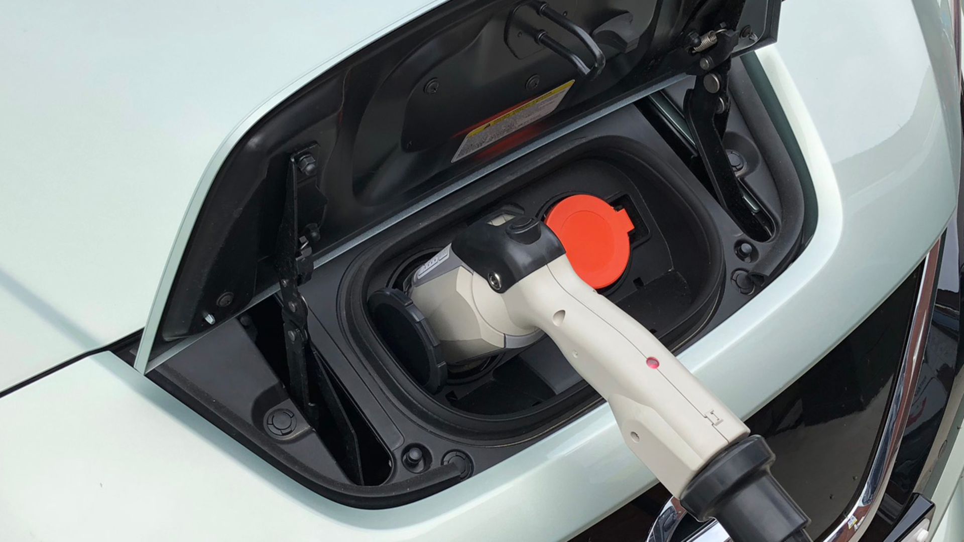 Regularly rapid-charging your EV can double battery decline