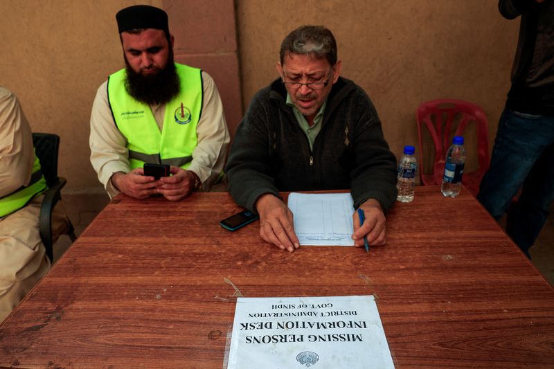 Rising smoke, locked exits: How Karachi mall inferno trapped victims