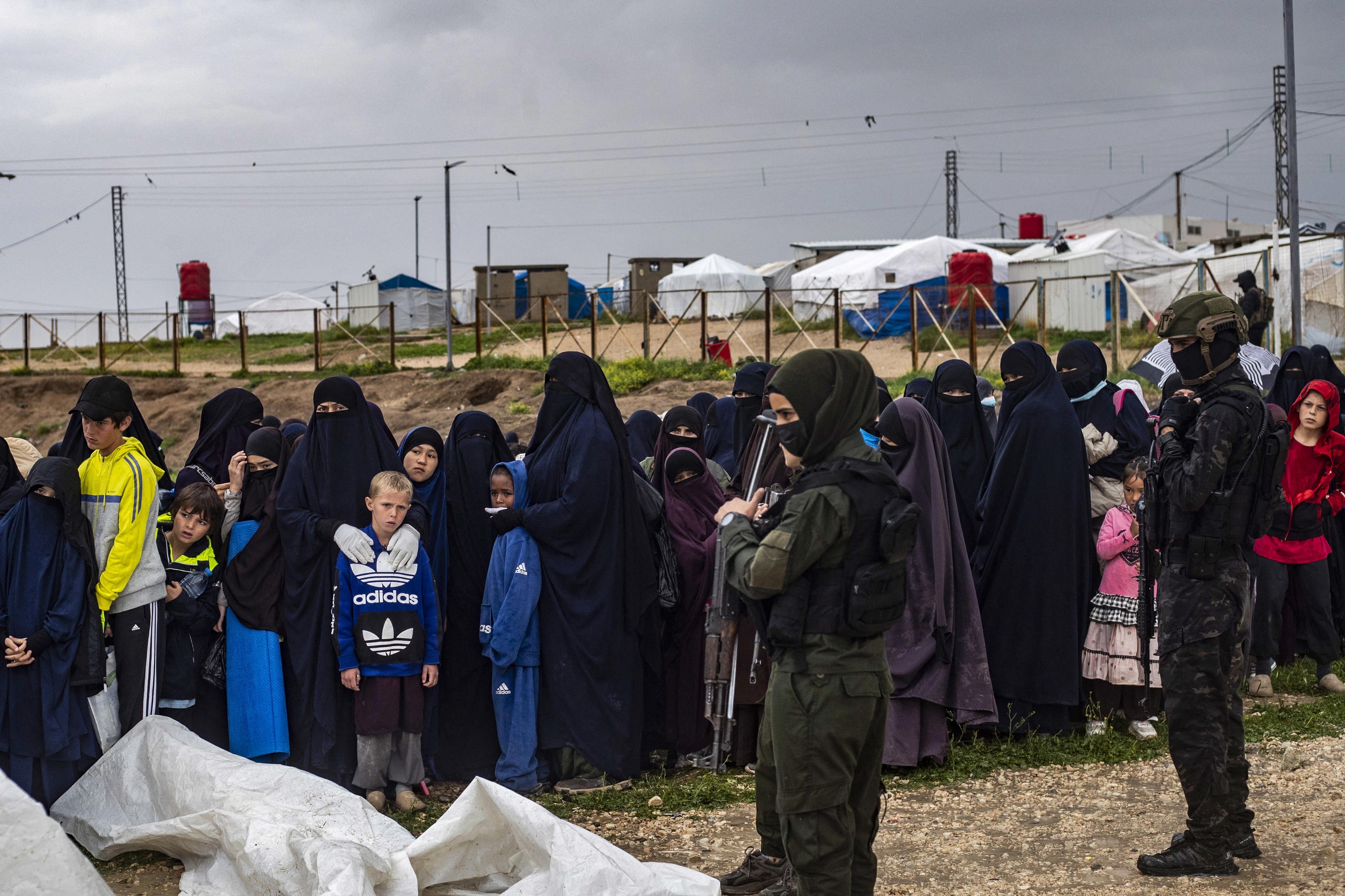 What happens to ISIS detainees as Syria moves to take over SDF prisons