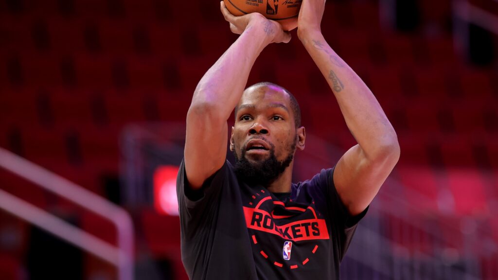 Kevin Durant passes Dirk Nowitzki on all-time NBA scoring list