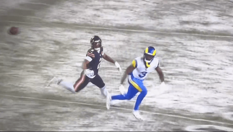 Caleb Williams explains 'miscommunication' with DJ Moore on Bears' game ...