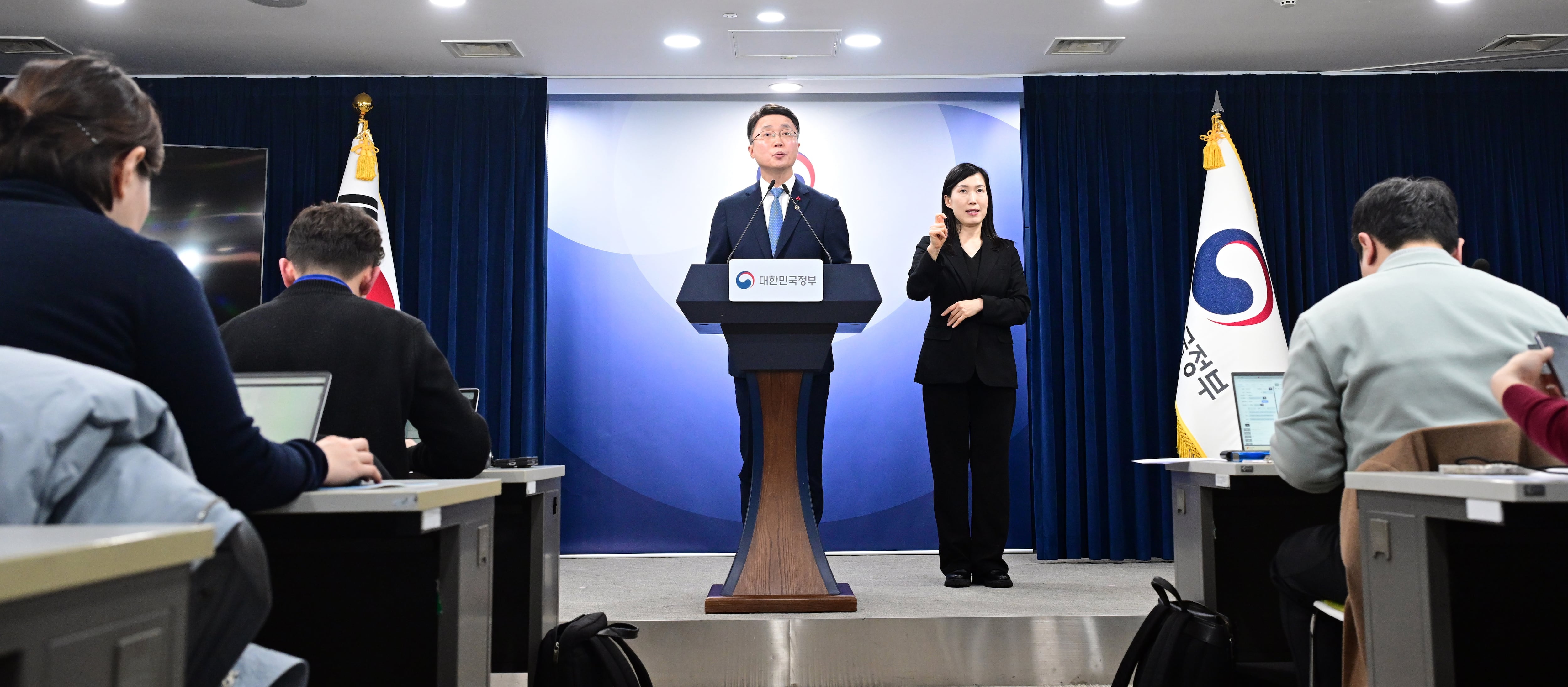 Major firms skip government AI selection amid capability fears