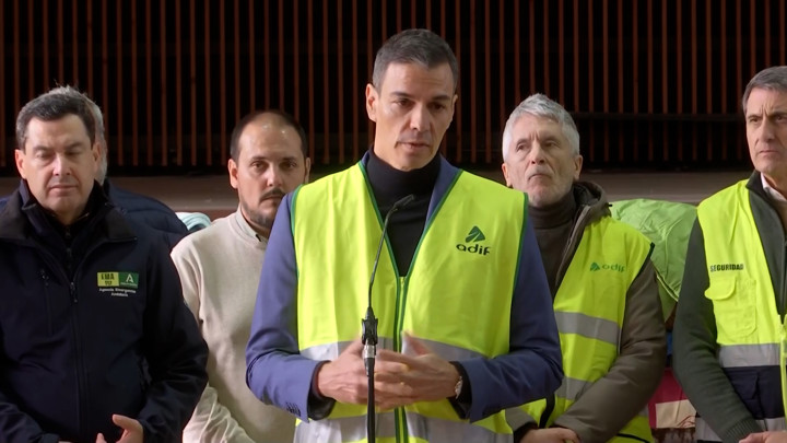 Sánchez decreta tres días de luto oficial y promete "dar con la verdad"