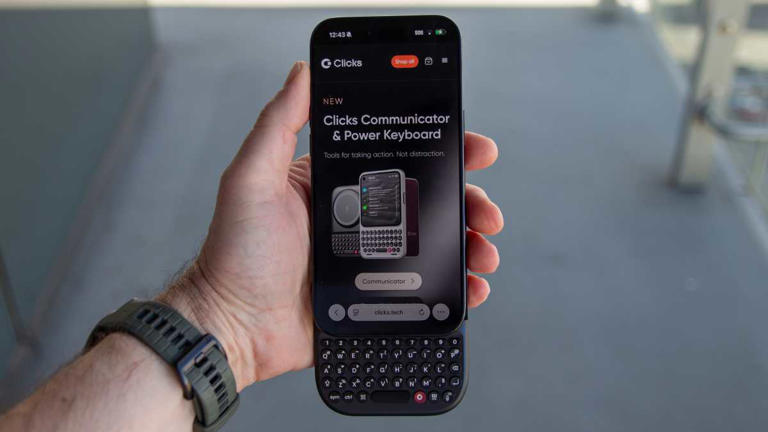 I tried the Clicks Power Keyboard. It’s a perfect partner for my Pixel ...