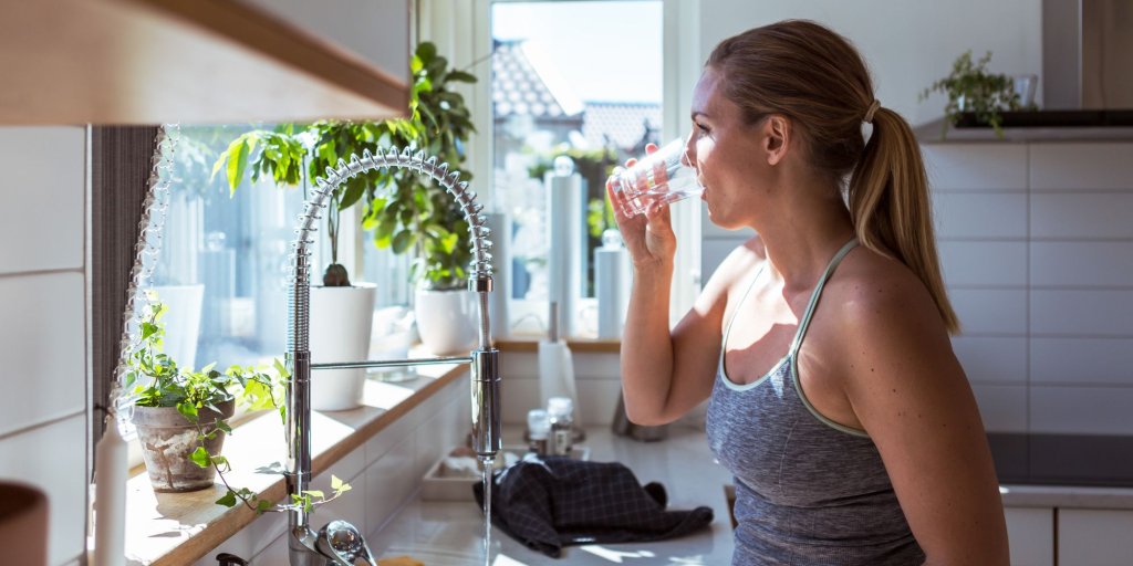 Voici la boisson la plus hydratante pendant la canicule (et non, ce n ...