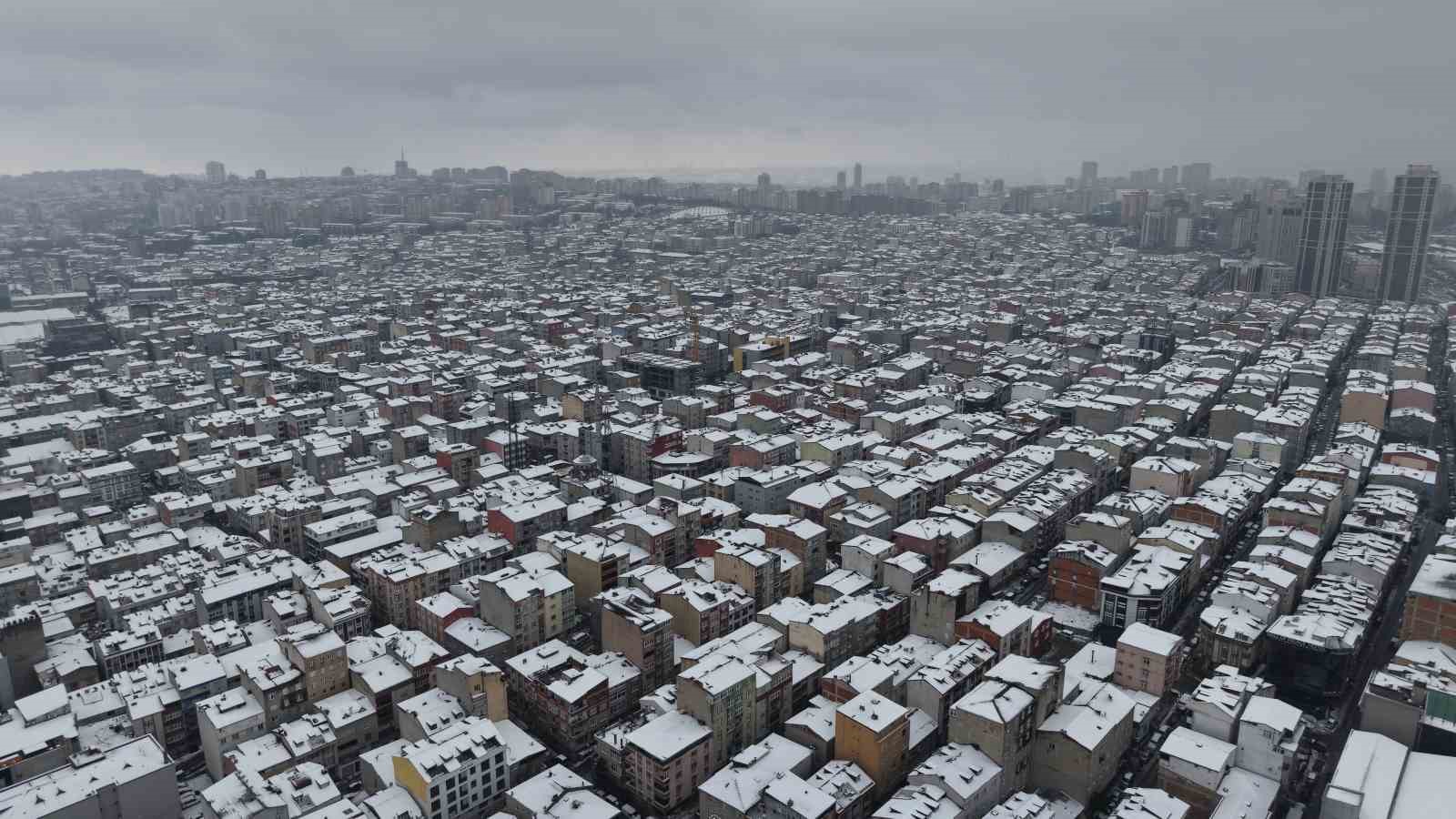 İstanbul’dan kar manzaraları havadan görüntülendi