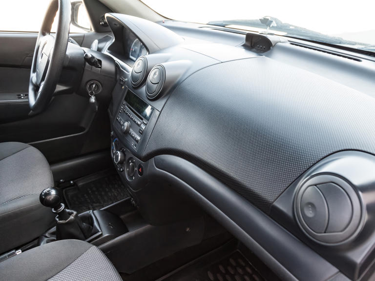 Prenditi cura degli interni della tua auto con questi due prodotti a ...