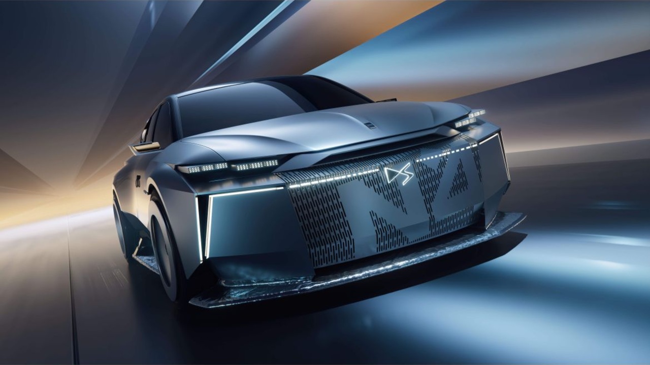 DS No.4 successor teases barely-a-car body with radical aero