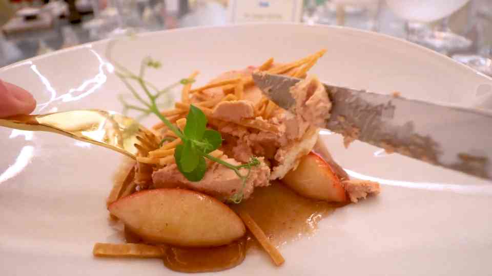 Eating across the Sky Princess to see where cruise food actually stands out