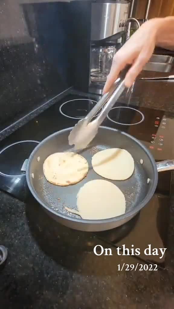 Easy arrachera steak tacos with fresh cilantro and heat