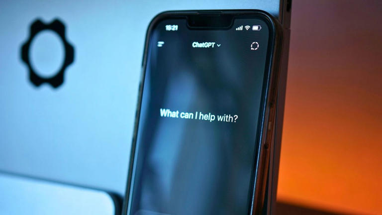 OpenAI y Sam Altman reciben una dura denuncia: su IA parece haber ...