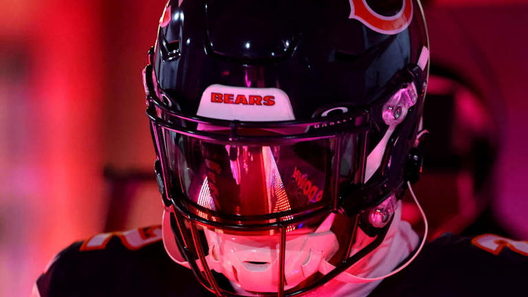 Should the Bears trade DJ Moore after playoff gaffe vs Rams?