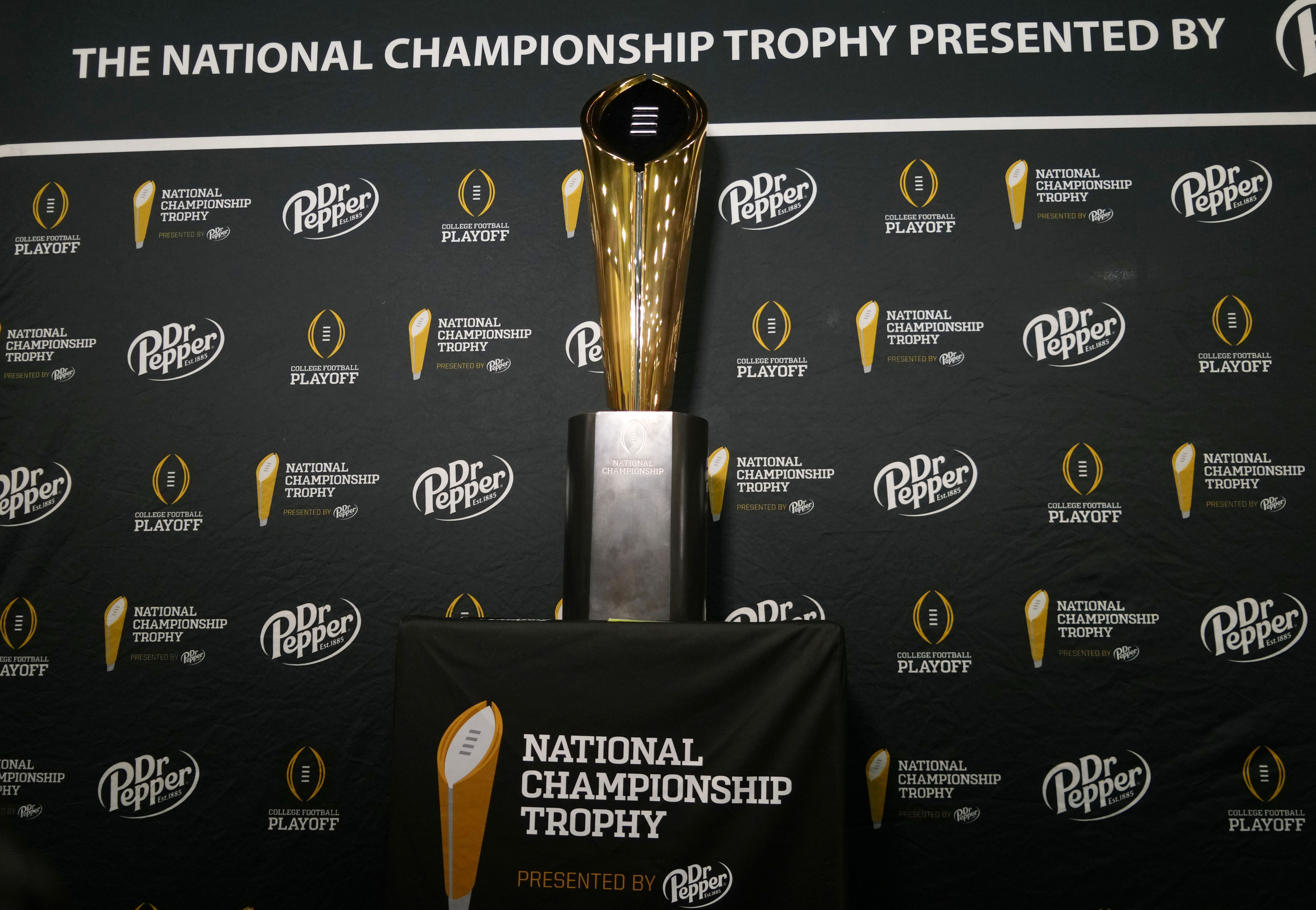 Indiana Hoosiers vs Miami Hurricanes: CFP National Championship game thread