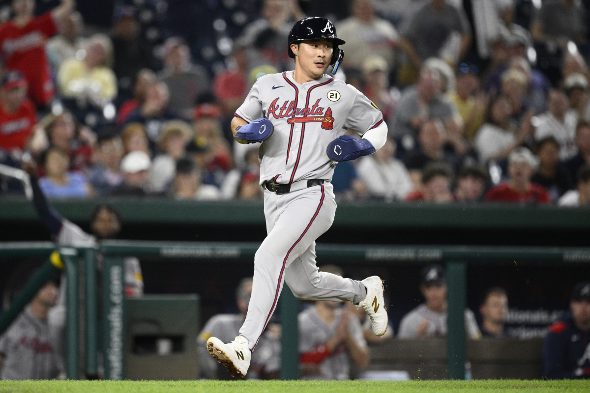 빙판길 미끄러져 손가락 '악!'…WBC, 김하성 '아웃'에 유격수 비상