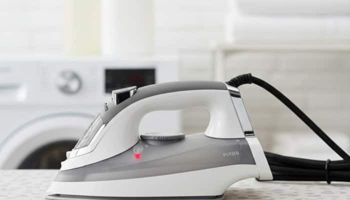 Best 1000–1200 watt dry irons for easy, safe & smooth daily ironing