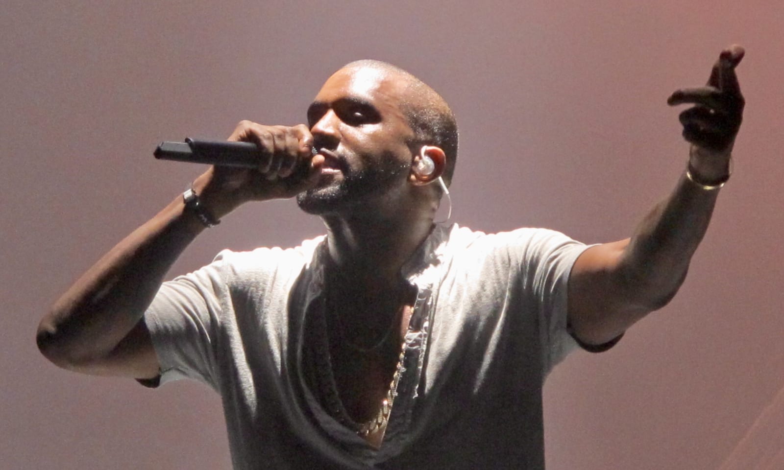 Miami Beach's mayor publicly shames Fuentes, Sneako, Tate over ...