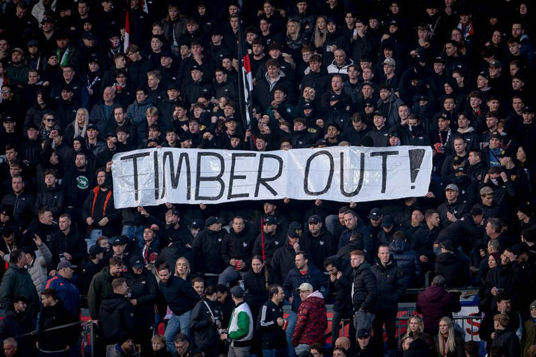 'Say it to my face' – Man United legend Robin van Persie at war with ...