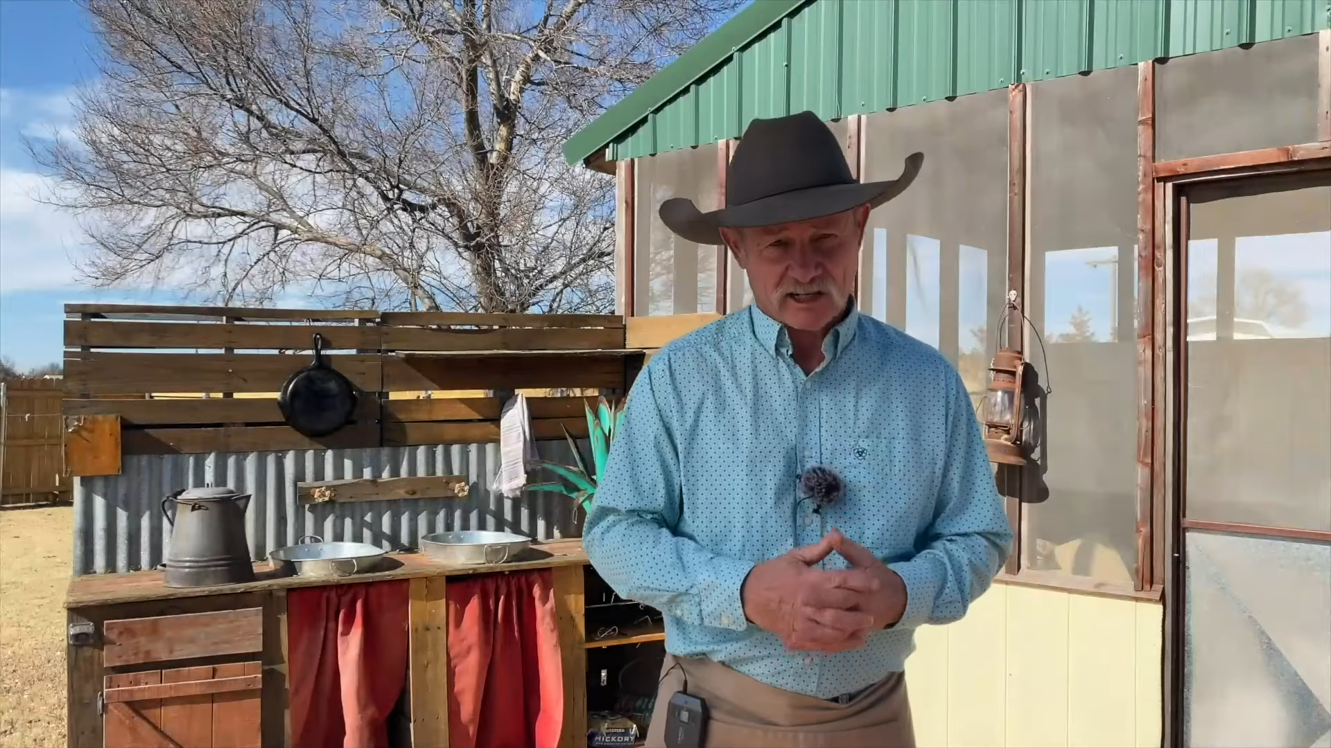 How to keep a sourdough starter alive and active