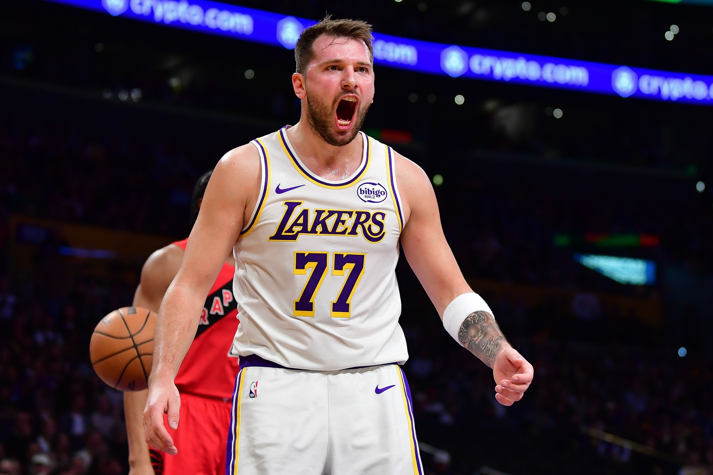 Doncic and James power Lakers past Raptors to halt slide