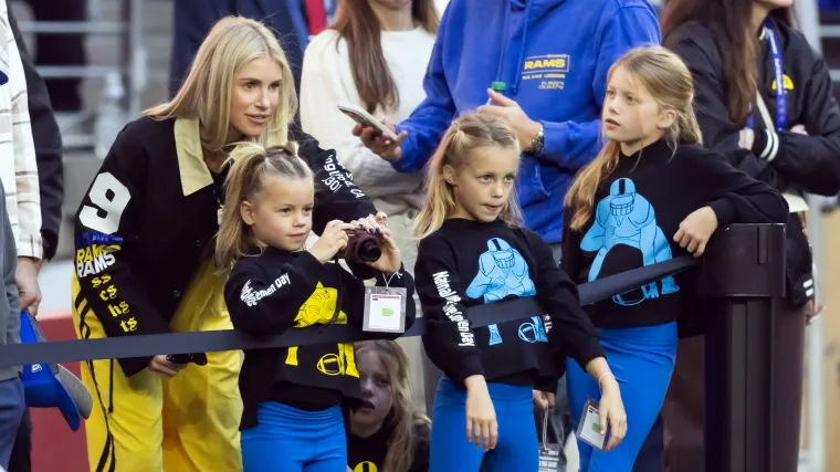 Matthew Stafford's wife Kelly super glues DIY outfits in car before ...