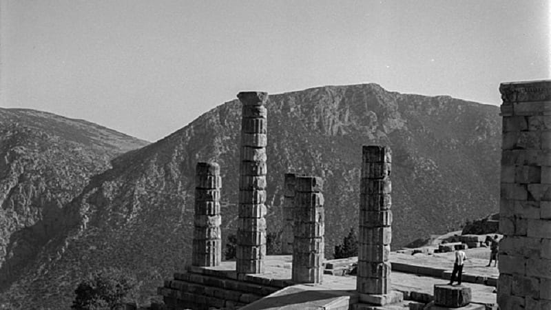 Οι Δελφοί τη δεκαετία του 1950, μέσα από τον φωτογραφικό φακό του ...