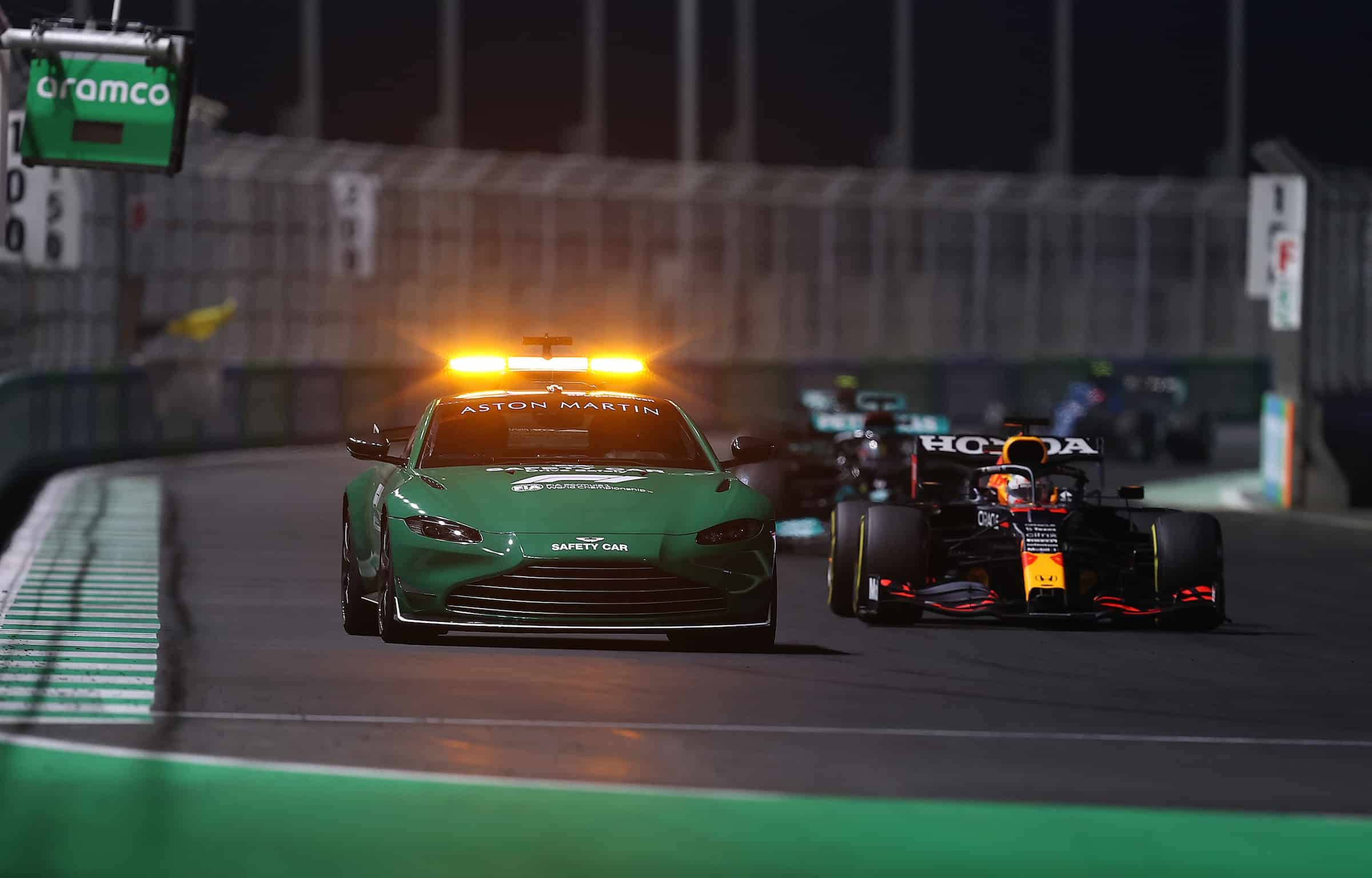 F1-fanit hämmentyneinä – Aston Martin rikkoi hiljaisuuden ...