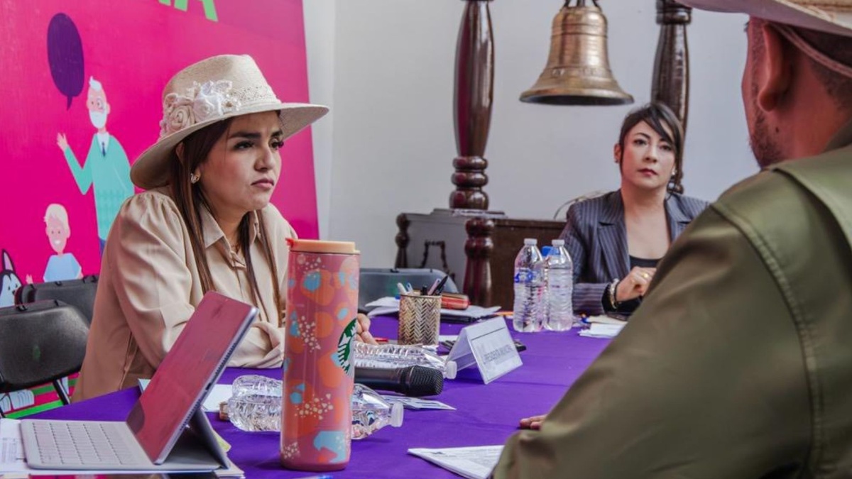 Grecia Quiroz denuncia "guerra sucia"; desmiente relación con Carlos ...