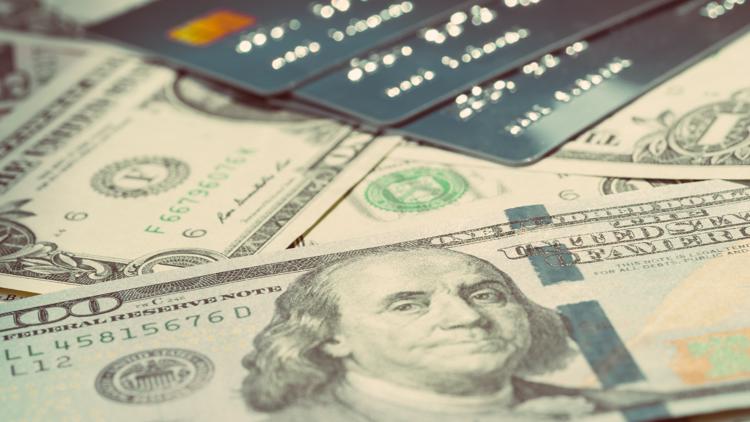 Indianapolis organization teaches teenagers how to manage money