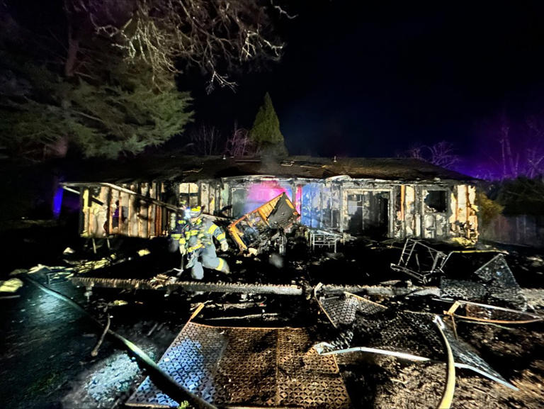Milwaukie house fire sees ‘rapid spread’ due to high winds Monday morning