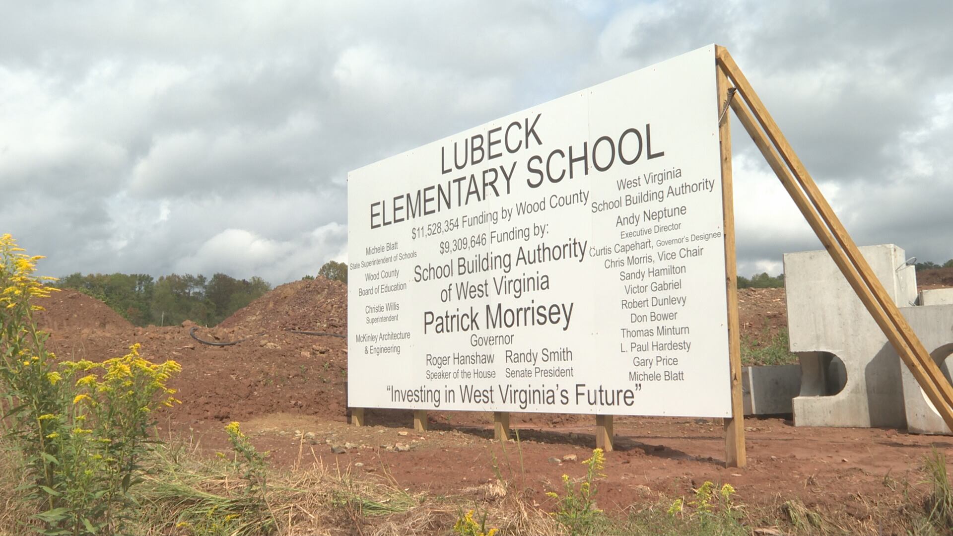 Wood County elementary school construction continues despite winter weather