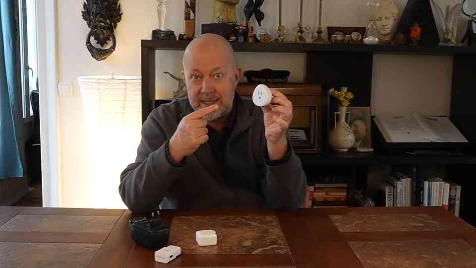 Why tourists waste so much money in Paris