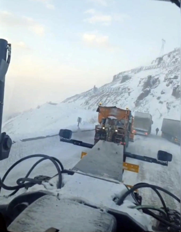 Kutuplar değil, Sahara Geçidi'