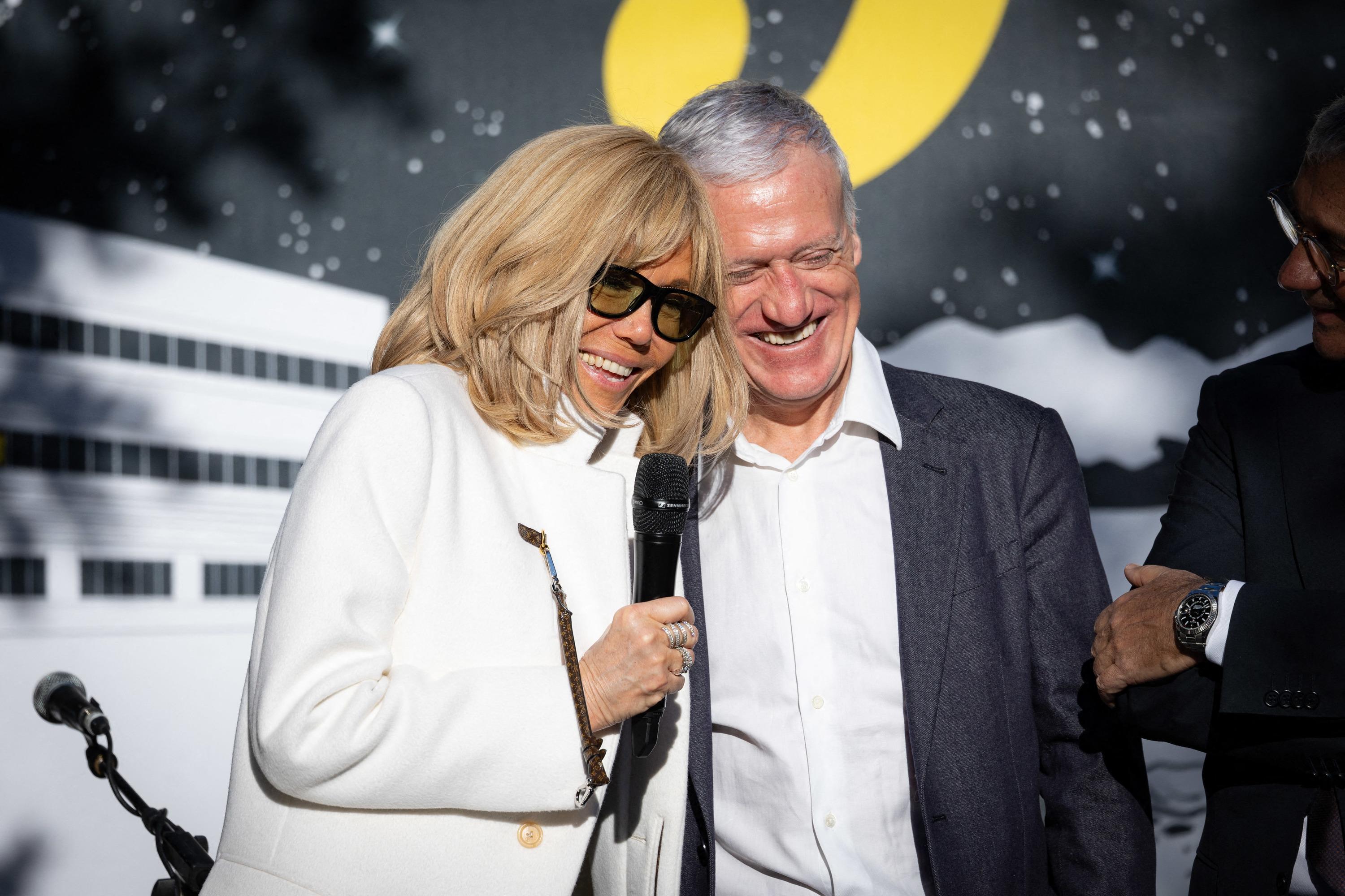 Brigitte Macron et Didier Deschamps à Disneyland Paris : combien ça ...