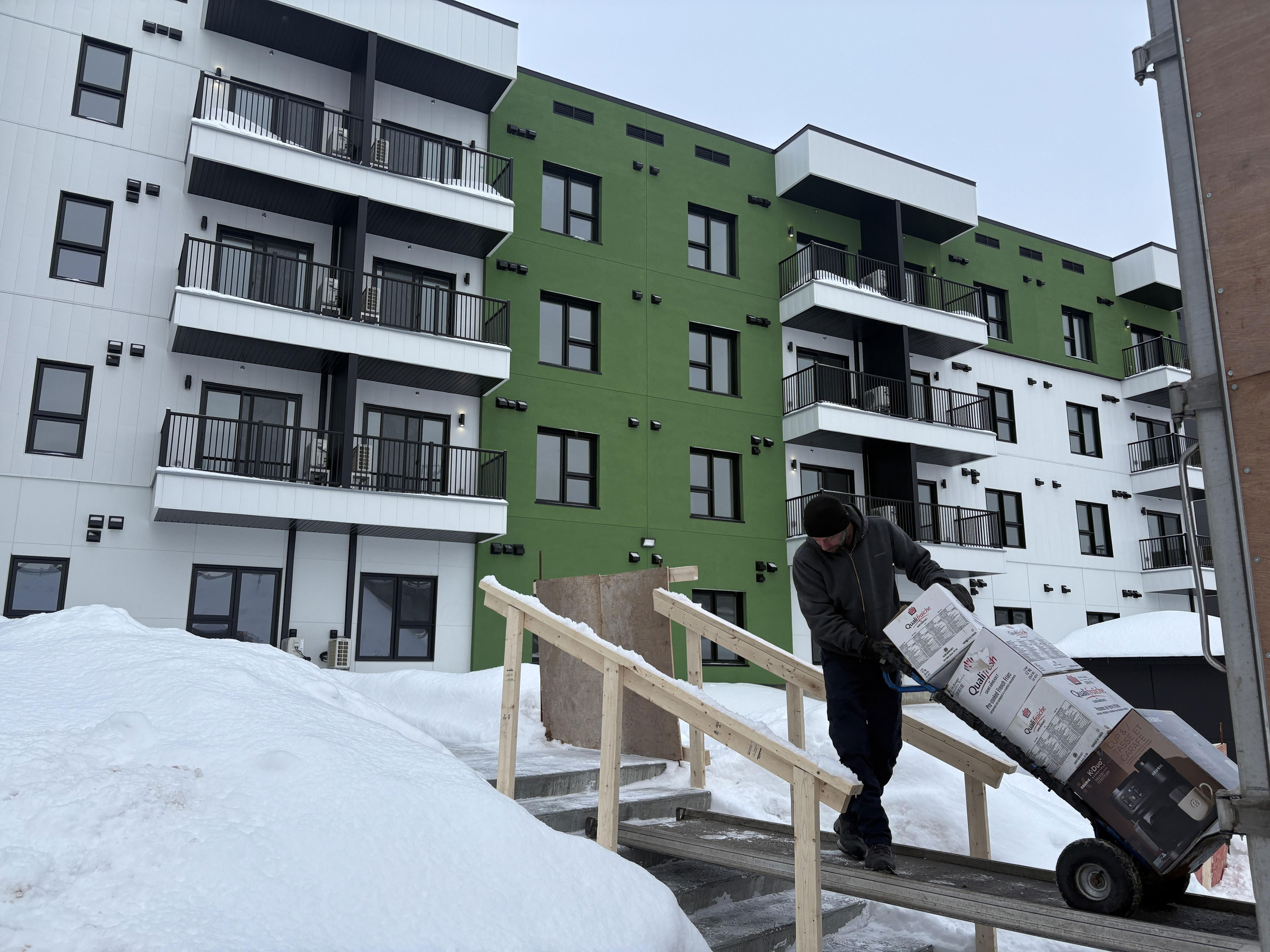 Arrivée des premiers locataires dans les Habitations Coderr à Alma