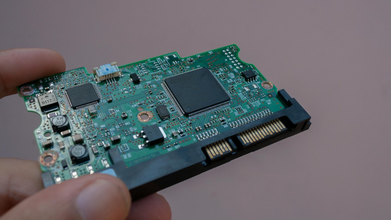 100M tons of CO2 by 2050: Circuit boards quietly drive device emissions