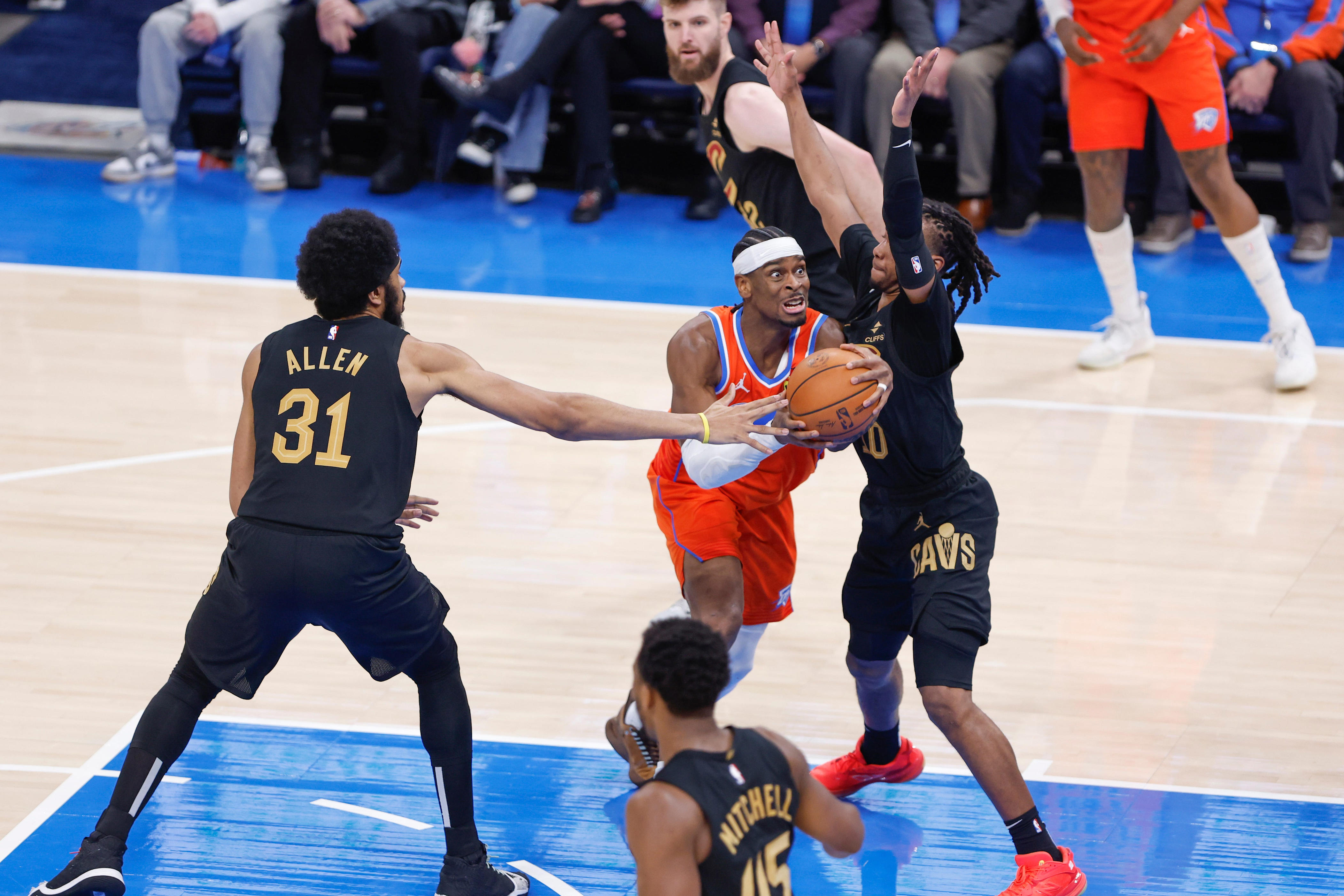 Thunder vs. Cavaliers: Live updates, highlights for Monday's game